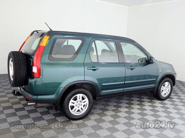 Green Honda CR-V 2003 in Tallinn, with an engine capacity of 2.00 L and mileage of 247 thousand km for 1999 €, photo 3 on AUTOMOTO.COM.LV