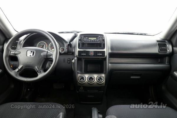 Green Honda CR-V 2003 in Tallinn, with an engine capacity of 2.00 L and mileage of 247 thousand km for 1999 €, photo 5 on AUTOMOTO.COM.LV