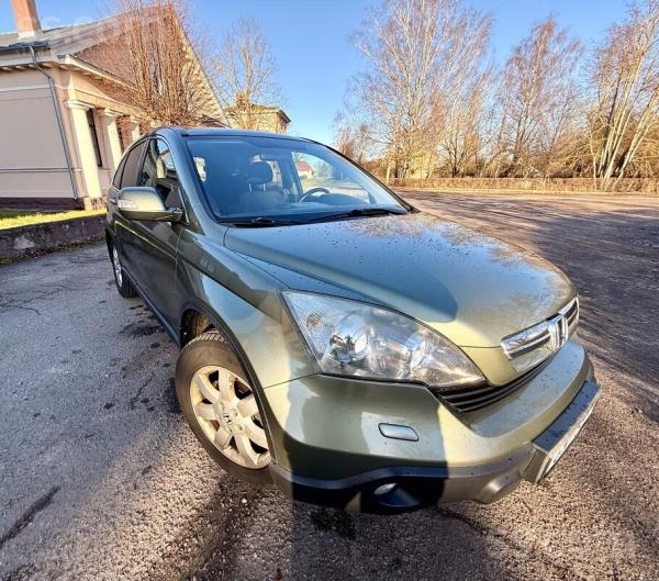 Zaļš Honda CR-V 2007 Rīga, ar dzinēja tilpumu 2.00 L un nobraukumu 256 tūkst. km par 3500 €, foto 1 vietnē AUTOMOTO.COM.LV