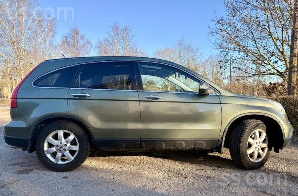 Zaļš Honda CR-V 2007 Rīga, ar dzinēja tilpumu 2.00 L un nobraukumu 256 tūkst. km par 3500 €, foto 3 vietnē AUTOMOTO.COM.LV