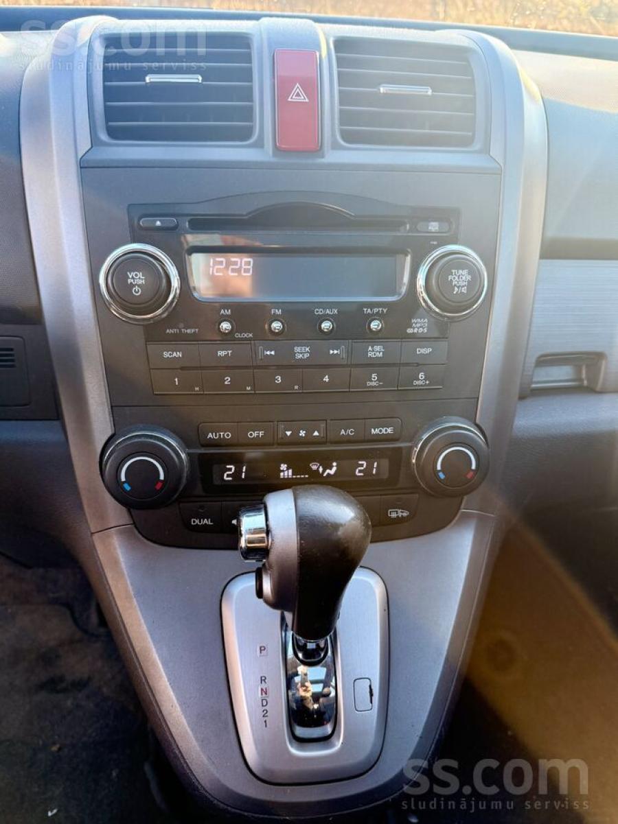 Zaļš Honda CR-V 2007 Rīga, ar dzinēja tilpumu 2.00 L un nobraukumu 256 tūkst. km par 3500 €, foto 15 vietnē AUTOMOTO.COM.LV