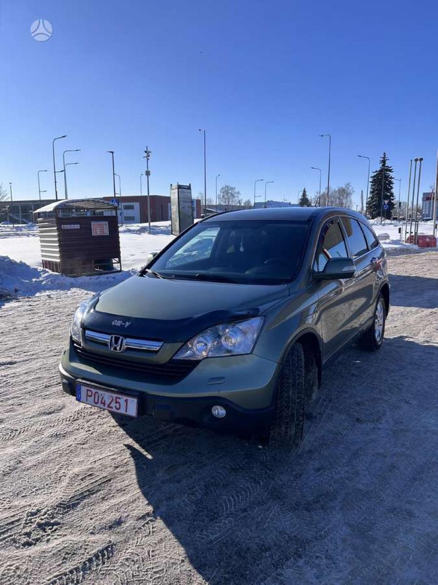 Green Honda CR-V 2007 in Ukmerge, with an engine capacity of 2.00 L and mileage of 203 thousand km for 5450 €, photo 3 on AUTOMOTO.COM.LV