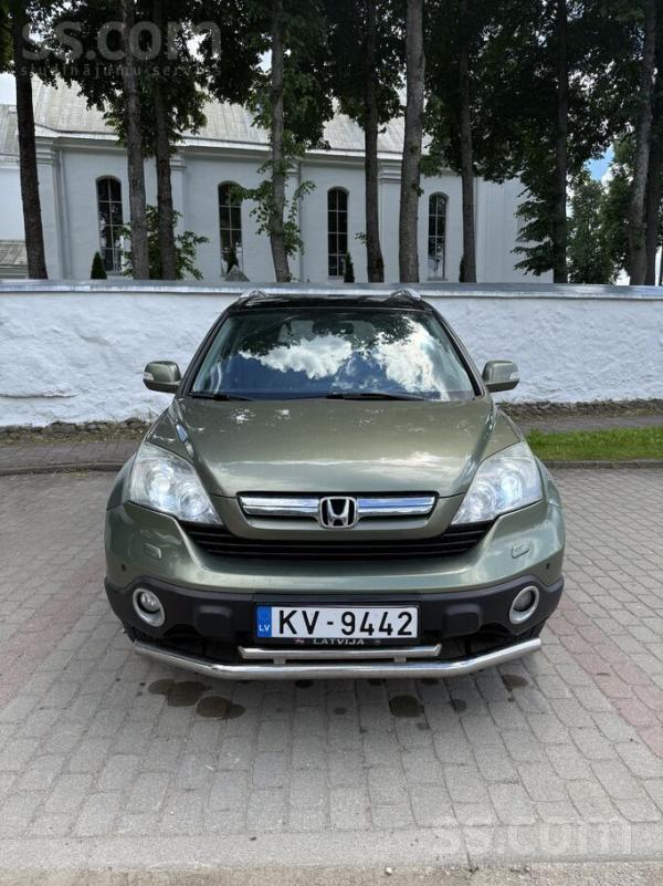 Green Honda CR-V 2007 in Rezekne, with an engine capacity of 2.20 L and mileage of 294 thousand km for 5000 €, photo 1 on AUTOMOTO.COM.LV