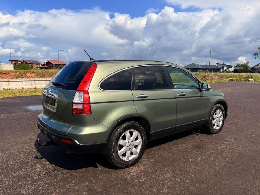 Green Honda CR-V 2007 in Kaunas, with an engine capacity of 2.20 L and mileage of 281 thousand km for 3850 €, photo 5 on AUTOMOTO.COM.LV