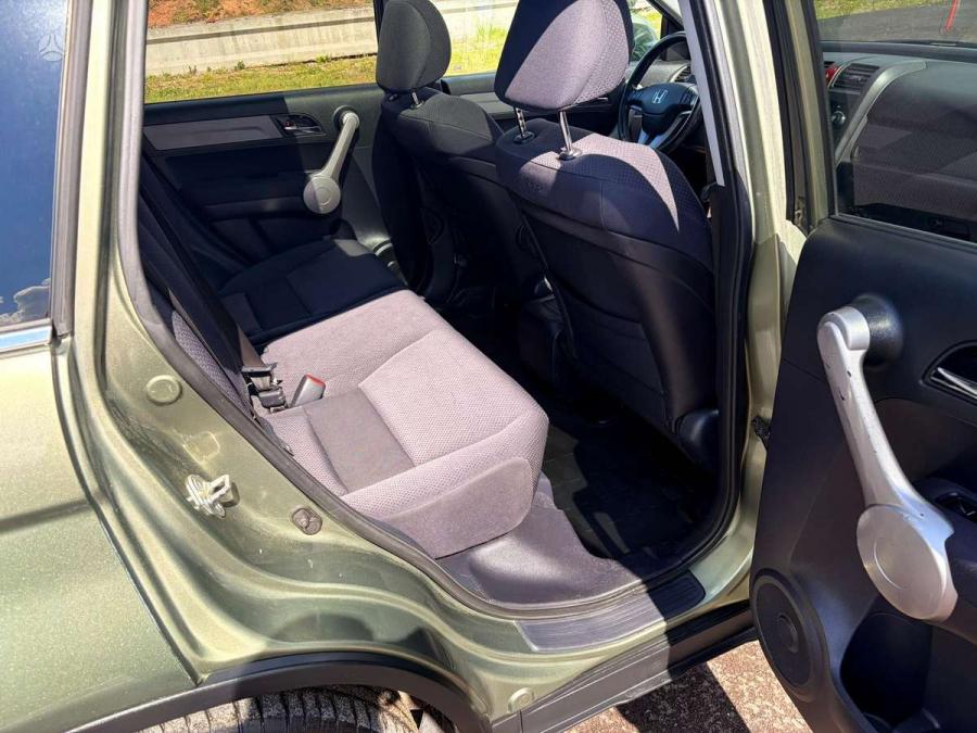 Green Honda CR-V 2007 in Kaunas, with an engine capacity of 2.20 L and mileage of 281 thousand km for 3850 €, photo 7 on AUTOMOTO.COM.LV