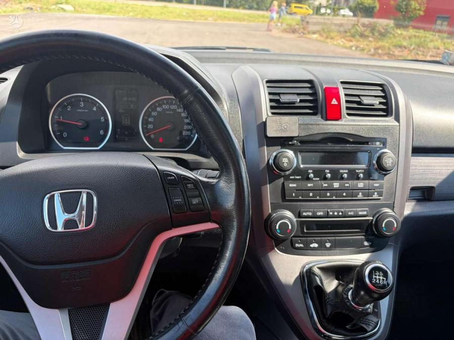 Green Honda CR-V 2007 in Kaunas, with an engine capacity of 2.20 L and mileage of 281 thousand km for 3850 €, photo 9 on AUTOMOTO.COM.LV