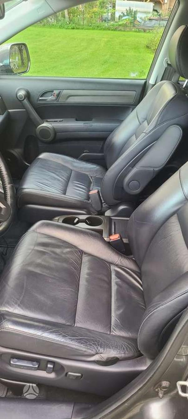 Green Honda CR-V 2011 in Vilnius, with an engine capacity of 2.00 L and mileage of 278 thousand km for 9000 €, photo 8 on AUTOMOTO.COM.LV