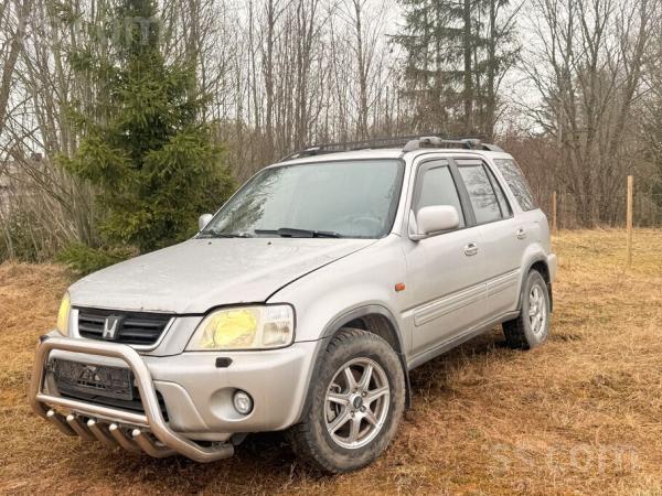 Grey Honda CR-V 1999 in Cesis, with an engine capacity of 2.00 L and mileage of 245 thousand km for 500 €, photo 1 on AUTOMOTO.COM.LV