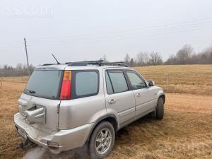 Pelēks Honda CR-V 1999 Cēsis, ar dzinēja tilpumu 2.00 L un nobraukumu 245 tūkst. km par 500 €, foto 5 vietnē AUTOMOTO.COM.LV