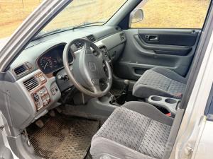 Pelēks Honda CR-V 1999 Cēsis, ar dzinēja tilpumu 2.00 L un nobraukumu 245 tūkst. km par 500 €, foto 8 vietnē AUTOMOTO.COM.LV