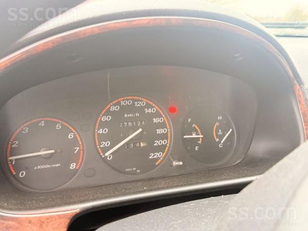 Grey Honda CR-V 1999 in Cesis, with an engine capacity of 2.00 L and mileage of 245 thousand km for 500 €, photo 8 on AUTOMOTO.COM.LV