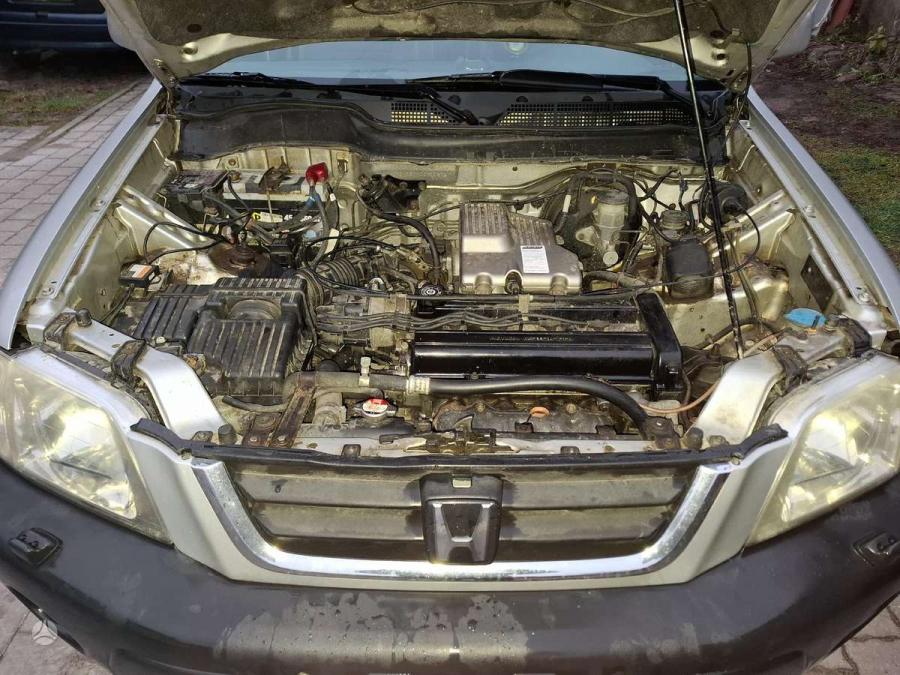 Grey Honda CR-V 2000 in Vilnius, with an engine capacity of 1.97 L and mileage of 265 thousand km for 1600 €, photo 9 on AUTOMOTO.COM.LV