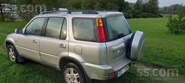 Pelēks Honda CR-V 2000 Madona, ar dzinēja tilpumu 2.00 L un nobraukumu 368 tūkst. km par 1000 €, foto 4 vietnē AUTOMOTO.COM.LV