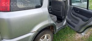 Pelēks Honda CR-V 2000 Madona, ar dzinēja tilpumu 2.00 L un nobraukumu 368 tūkst. km par 1000 €, foto 6 vietnē AUTOMOTO.COM.LV