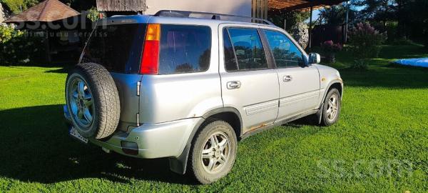 Pelēks Honda CR-V 2001 Valka, ar dzinēja tilpumu 2.00 L un nobraukumu 234 tūkst. km par 670 €, foto 3 vietnē AUTOMOTO.COM.LV