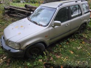 Grey Honda CR-V 2001 in Valmiera, with an engine capacity of 2.00 L and mileage of 370 thousand km for 1000 €, photo 6 on AUTOMOTO.COM.LV