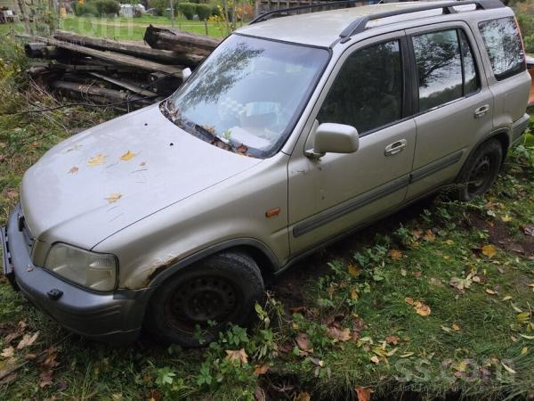 Серый Хонда СРВ 2001 в Валмиера, объемом двигателя 2.00 л и пробегом 370 тыс. км за 1000 €, фото 6 на AUTOMOTO.COM.LV