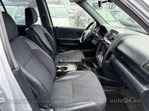Pelēks Honda CR-V 2002 Tallina, ar dzinēja tilpumu 2.00 L un nobraukumu 313 tūkst. km par 999 €, foto 6 vietnē AUTOMOTO.COM.LV