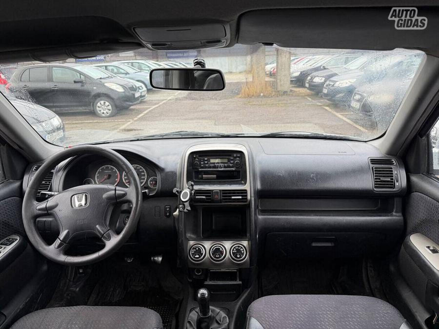 Pelēks Honda CR-V 2002 Tallina, ar dzinēja tilpumu 2.00 L un nobraukumu 313 tūkst. km par 999 €, foto 5 vietnē AUTOMOTO.COM.LV