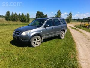Grey Honda CR-V 2004 in Balvi, with an engine capacity of 2.00 L and mileage of 494 thousand km for 550 €, photo 3 on AUTOMOTO.COM.LV