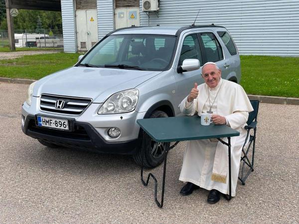 Pelēks Honda CR-V 2004 Viļņa, ar dzinēja tilpumu 2.00 L un nobraukumu 321 tūkst. km par 2950 €, foto 1 vietnē AUTOMOTO.COM.LV