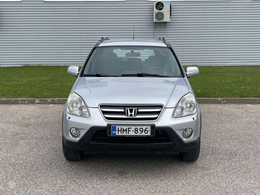 Grey Honda CR-V 2004 in Vilnius, with an engine capacity of 2.00 L and mileage of 321 thousand km for 2950 €, photo 4 on AUTOMOTO.COM.LV