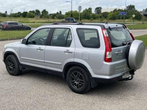 Grey Honda CR-V 2004 in Vilnius, with an engine capacity of 2.00 L and mileage of 321 thousand km for 2950 €, photo 9 on AUTOMOTO.COM.LV