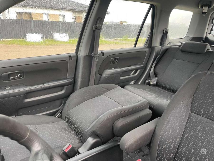Grey Honda CR-V 2004 in Vilnius, with an engine capacity of 2.00 L and mileage of 321 thousand km for 2950 €, photo 14 on AUTOMOTO.COM.LV