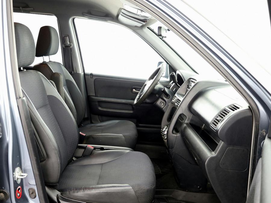 Grey Honda CR-V 2004 in Tallinn, with an engine capacity of 2.00 L and mileage of 224 thousand km for 1599 €, photo 7 on AUTOMOTO.COM.LV