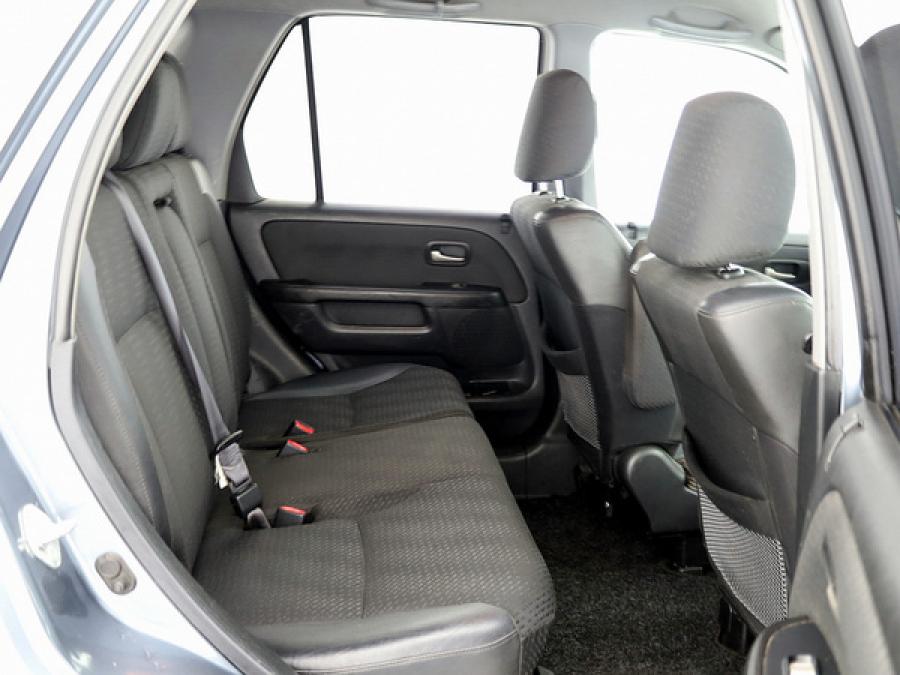 Grey Honda CR-V 2004 in Tallinn, with an engine capacity of 2.00 L and mileage of 224 thousand km for 1599 €, photo 8 on AUTOMOTO.COM.LV