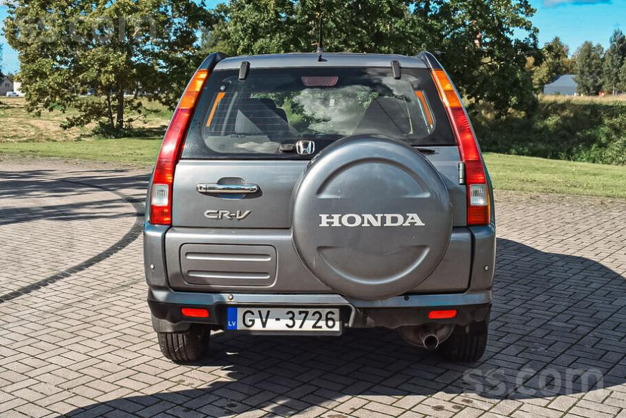Grey Honda CR-V 2004 in Riga, with an engine capacity of 2.00 L and mileage of 153 thousand km for 2900 €, photo 7 on AUTOMOTO.COM.LV