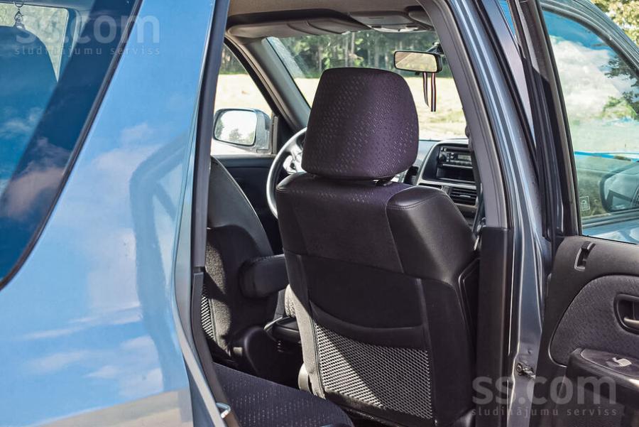 Grey Honda CR-V 2004 in Riga, with an engine capacity of 2.00 L and mileage of 153 thousand km for 2900 €, photo 13 on AUTOMOTO.COM.LV