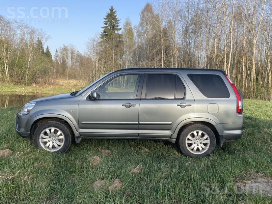 Pelēks Honda CR-V 2005 Rēzekne, ar dzinēja tilpumu 2.20 L un nobraukumu 360 tūkst. km par 2100 €, foto 2 vietnē AUTOMOTO.COM.LV