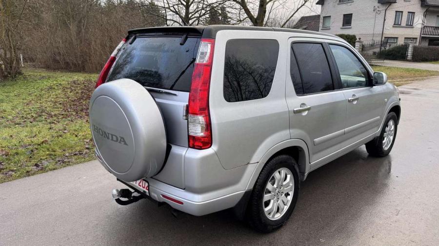 Grey Honda CR-V 2005 in Kelme, with an engine capacity of 2.20 L and mileage of 270 thousand km for 3700 €, photo 7 on AUTOMOTO.COM.LV