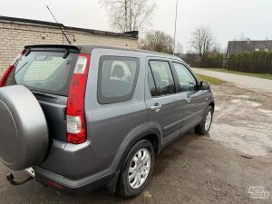 Pelēks Honda CR-V 2005 Mažeikiai, ar dzinēja tilpumu 2.20 L un nobraukumu 275 tūkst. km par 3400 €, foto 7 vietnē AUTOMOTO.COM.LV