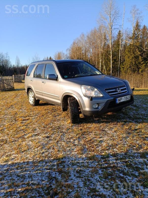 Grey Honda CR-V 2005 in Preili, with an engine capacity of 2.20 L and mileage of 388 thousand km for 2800 €, photo 2 on AUTOMOTO.COM.LV
