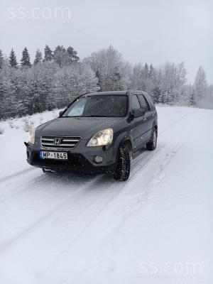 Grey Honda CR-V 2005 in Preili, with an engine capacity of 2.20 L and mileage of 388 thousand km for 2800 €, photo 5 on AUTOMOTO.COM.LV