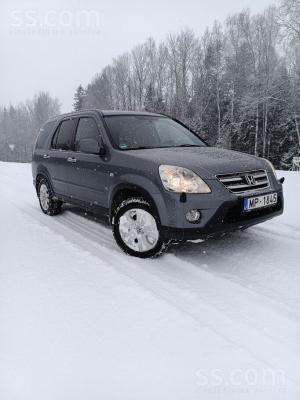 Grey Honda CR-V 2005 in Preili, with an engine capacity of 2.20 L and mileage of 388 thousand km for 2800 €, photo 6 on AUTOMOTO.COM.LV