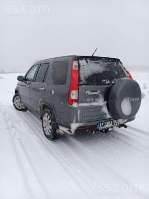 Grey Honda CR-V 2005 in Preili, with an engine capacity of 2.20 L and mileage of 388 thousand km for 2800 €, photo 7 on AUTOMOTO.COM.LV