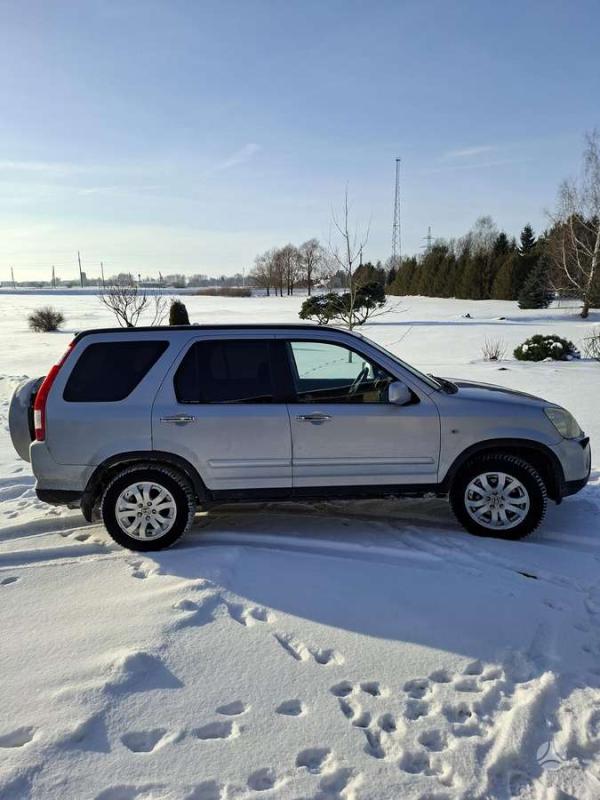 Pelēks Honda CR-V 2005 Biržai, ar dzinēja tilpumu 2.20 L un nobraukumu 300 tūkst. km par 2600 €, foto 1 vietnē AUTOMOTO.COM.LV
