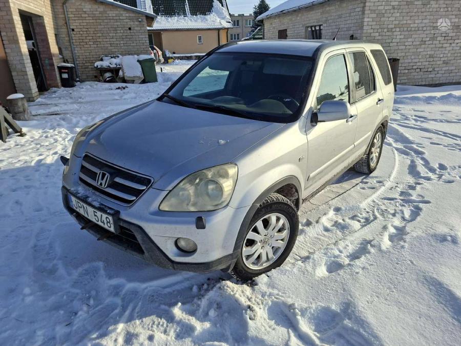 Pelēks Honda CR-V 2005 Biržai, ar dzinēja tilpumu 2.20 L un nobraukumu 300 tūkst. km par 2600 €, foto 6 vietnē AUTOMOTO.COM.LV