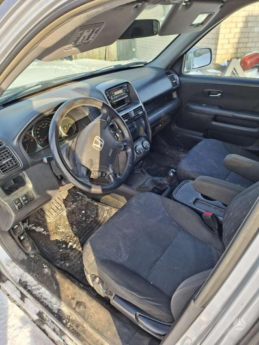 Pelēks Honda CR-V 2005 Biržai, ar dzinēja tilpumu 2.20 L un nobraukumu 300 tūkst. km par 2600 €, foto 8 vietnē AUTOMOTO.COM.LV