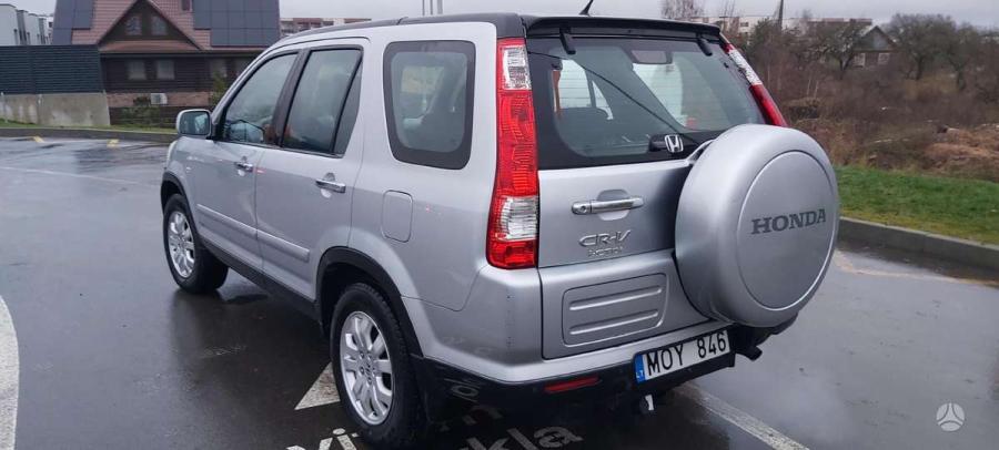 Grey Honda CR-V 2005 in Vilnius, with an engine capacity of 2.20 L and mileage of 180 thousand km for 6400 €, photo 3 on AUTOMOTO.COM.LV