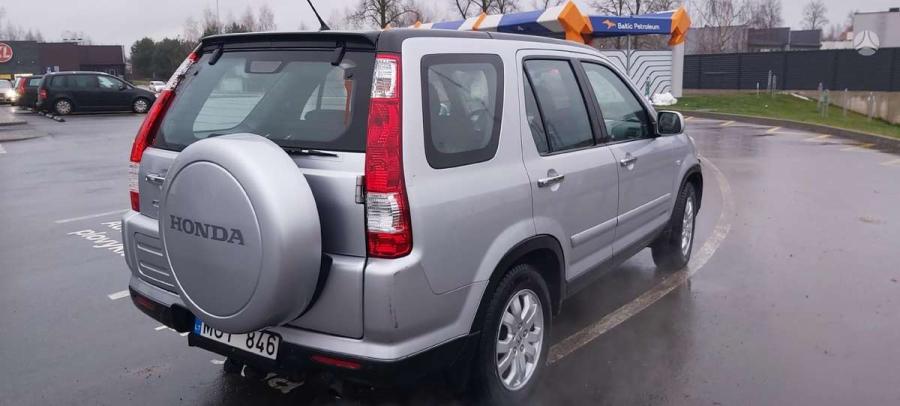 Grey Honda CR-V 2005 in Vilnius, with an engine capacity of 2.20 L and mileage of 180 thousand km for 6400 €, photo 5 on AUTOMOTO.COM.LV