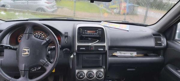 Grey Honda CR-V 2005 in Vilnius, with an engine capacity of 2.20 L and mileage of 180 thousand km for 6400 €, photo 8 on AUTOMOTO.COM.LV