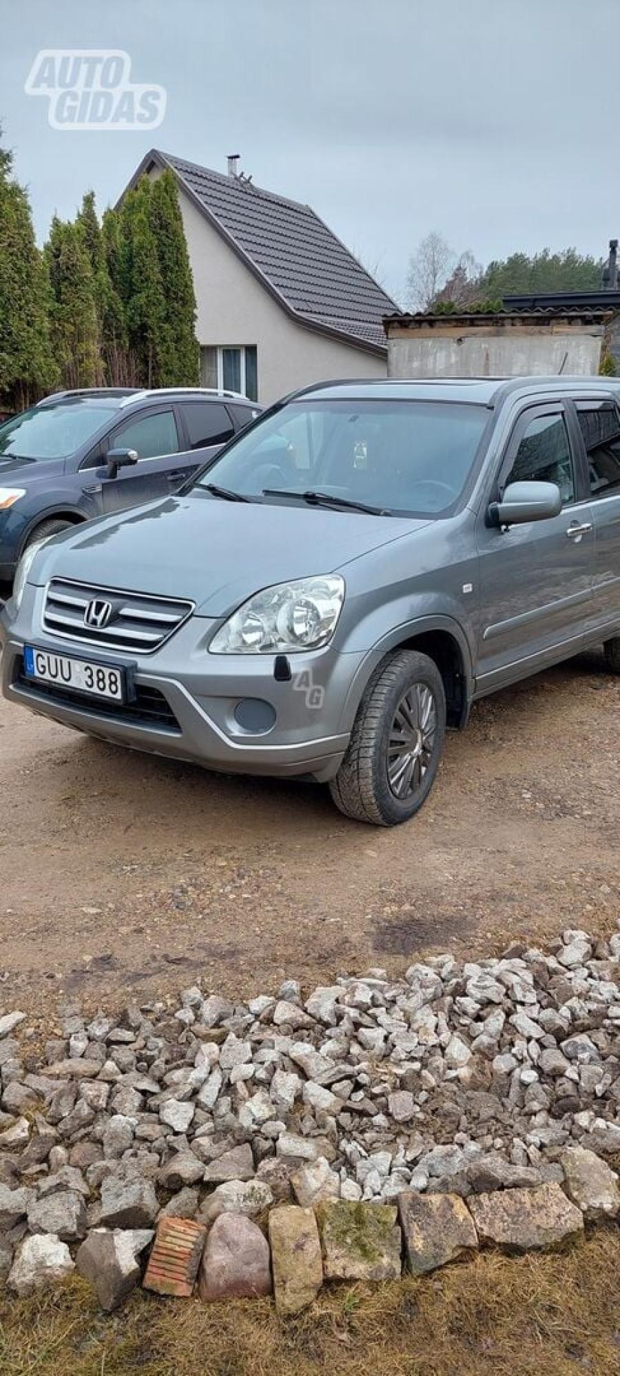 Grey Honda CR-V 2005 in Vilnius, with an engine capacity of 2.20 L and mileage of 359 thousand km for 3300 €, photo 1 on AUTOMOTO.COM.LV