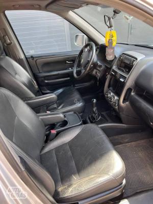 Grey Honda CR-V 2005 in Marijampole, with an engine capacity of 2.20 L and mileage of 370 thousand km for 2200 €, photo 8 on AUTOMOTO.COM.LV