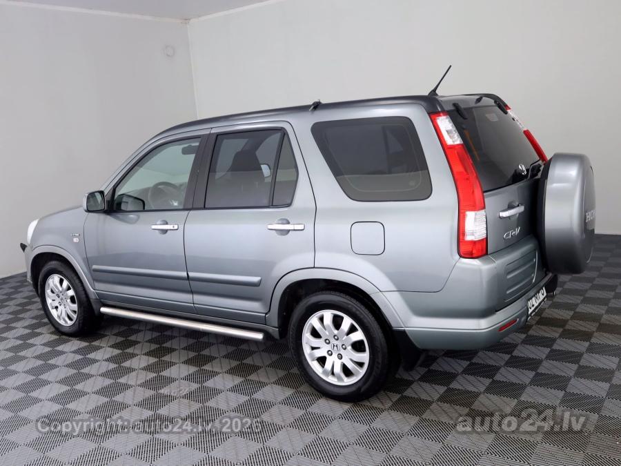 Pelēks Honda CR-V 2005 Tallina, ar dzinēja tilpumu 2.00 L un nobraukumu 239 tūkst. km par 2199 €, foto 5 vietnē AUTOMOTO.COM.LV