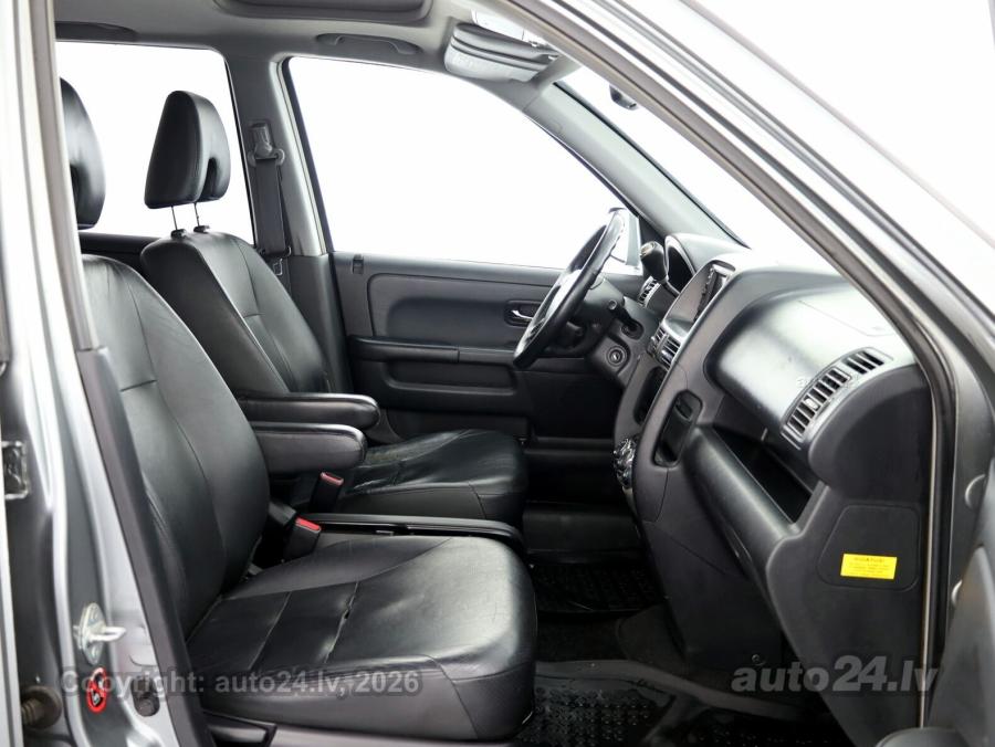 Pelēks Honda CR-V 2005 Tallina, ar dzinēja tilpumu 2.00 L un nobraukumu 239 tūkst. km par 2199 €, foto 7 vietnē AUTOMOTO.COM.LV