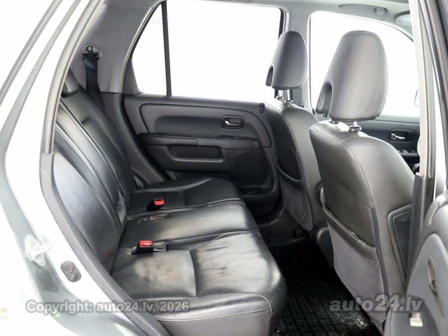 Pelēks Honda CR-V 2005 Tallina, ar dzinēja tilpumu 2.00 L un nobraukumu 239 tūkst. km par 2199 €, foto 8 vietnē AUTOMOTO.COM.LV